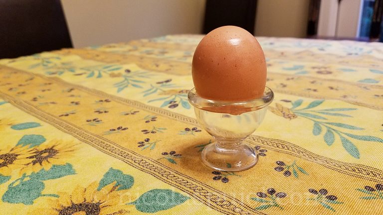 French-style soft boiled eggs on the shell {œufs à la coque} - Eggs ...