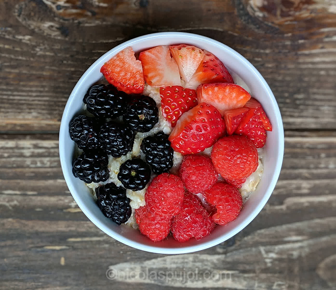 Oatmeal and berries bowl in lemon juice - Oatmeal - nicolaspujol.com